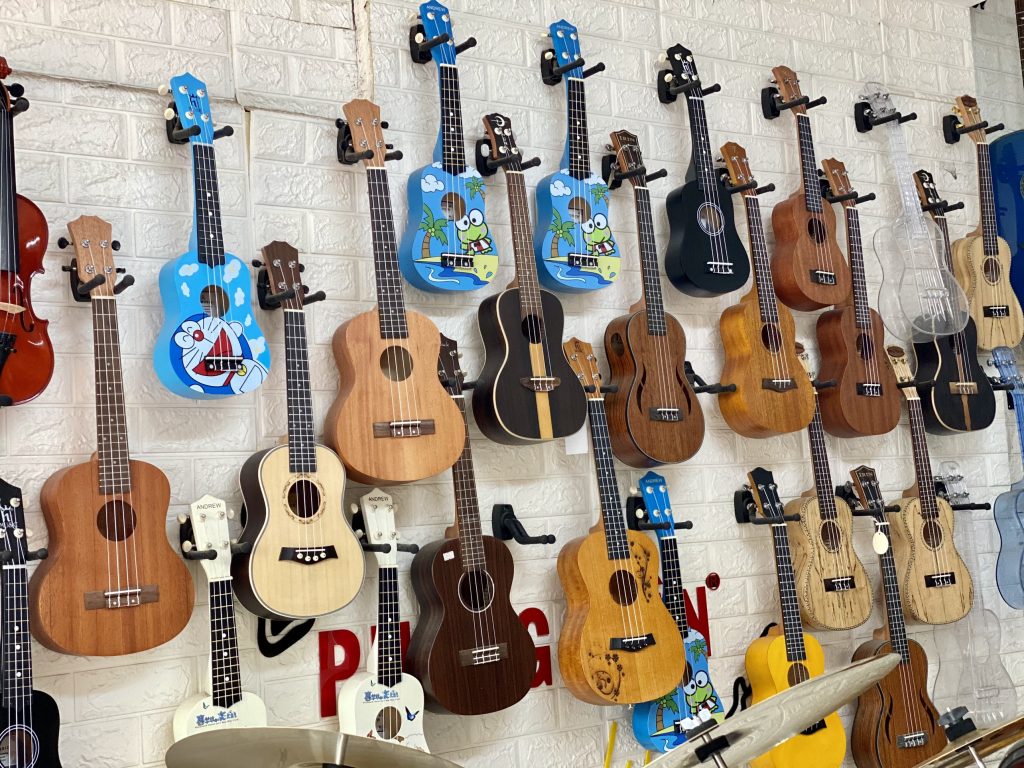 Đàn Ukulele gỗ có 4 loại cơ bản, dan ukulele,mua bán đàn ukulele giá rẻ